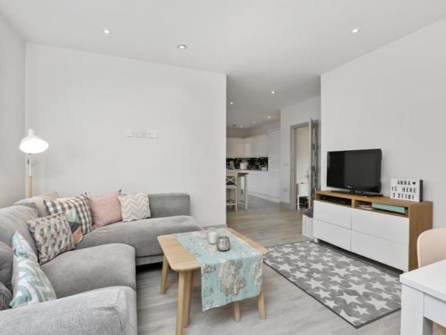 3 bedroom apartment to rent
