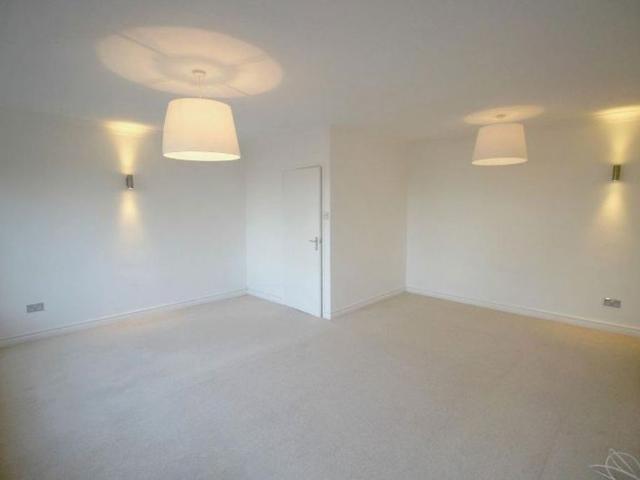 3 bedroom apartment to rent
