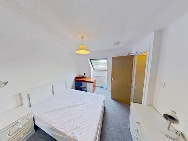3 bedroom apartment to rent