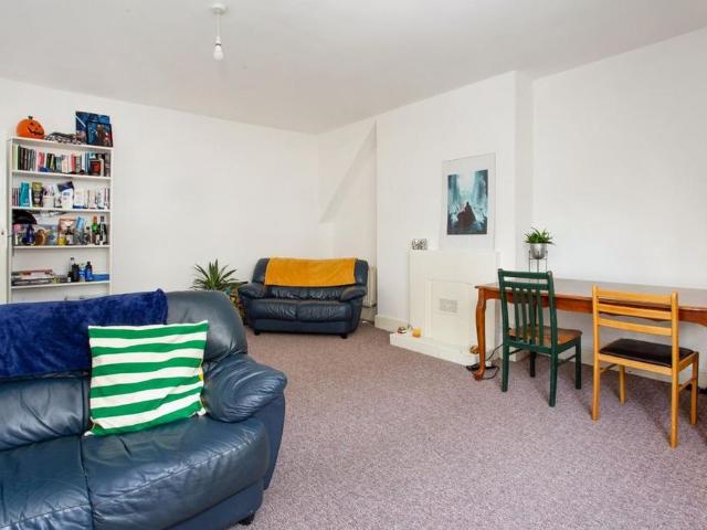 3 bedroom apartment to rent
