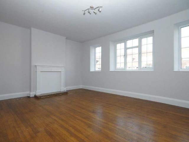 3 bedroom apartment to rent