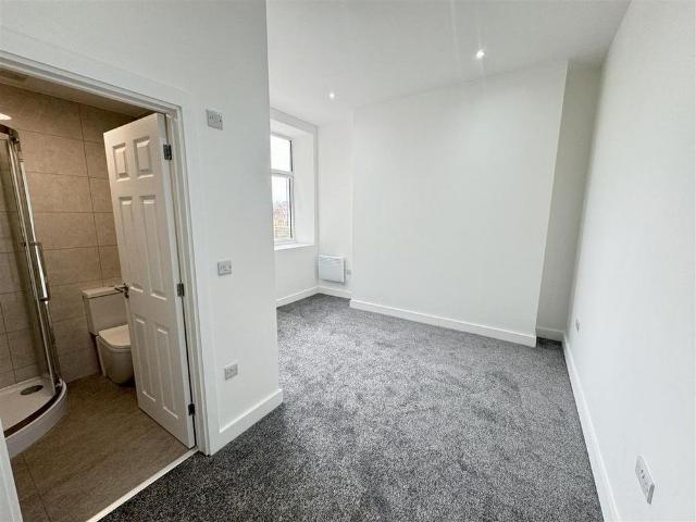 3 bedroom apartment to rent