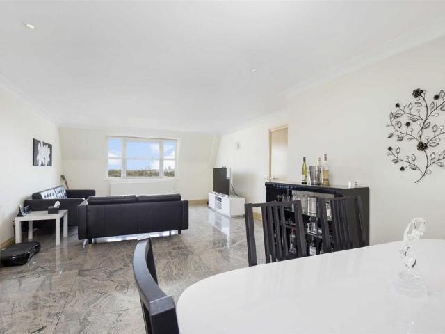 3 bedroom apartment to rent