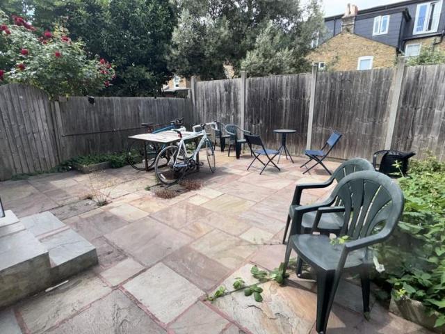 3 bedroom apartment to rent