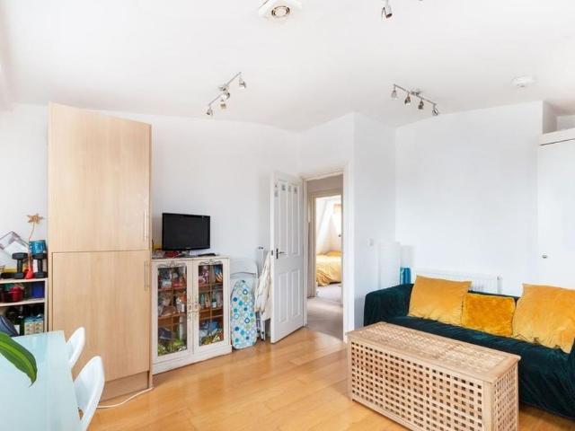 3 bedroom apartment to rent