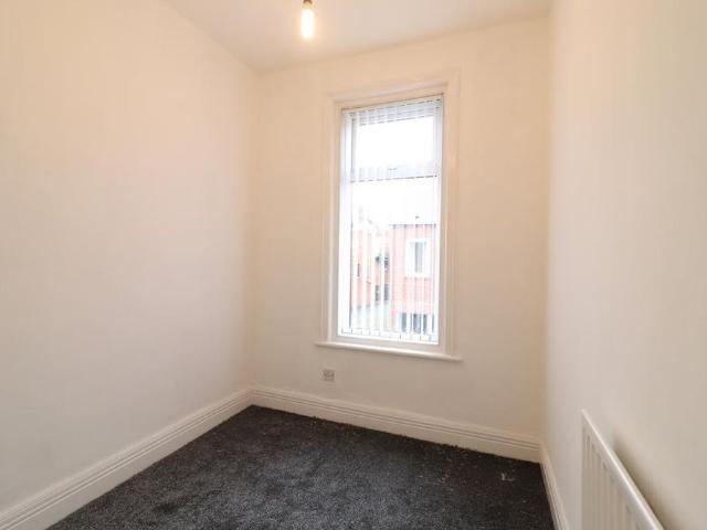 3 bedroom apartment to rent