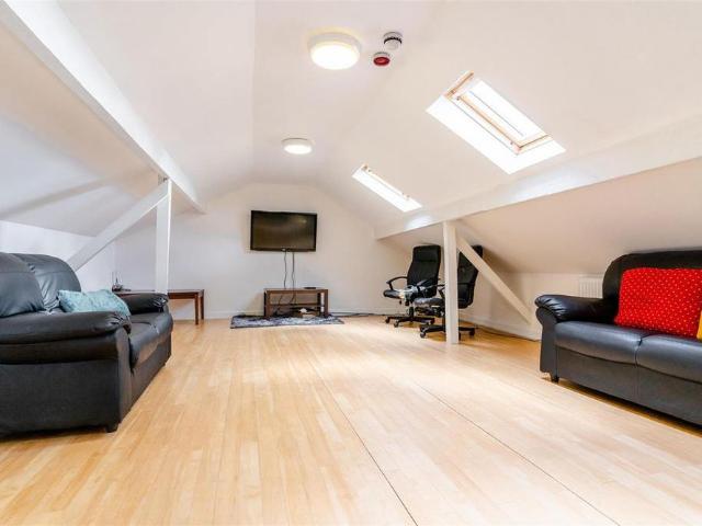 3 bedroom apartment to rent