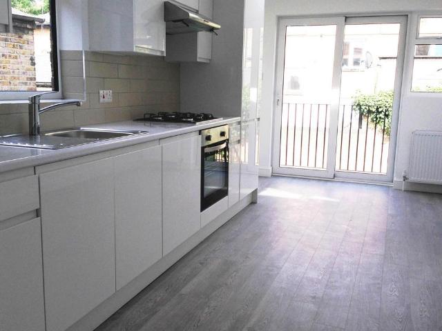 3 bedroom apartment to rent