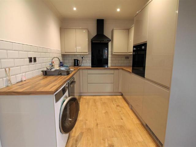 3 bedroom apartment to rent