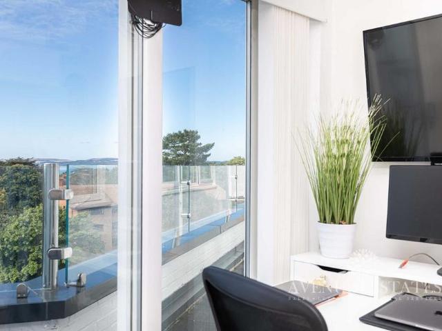 3 bedroom apartment to rent