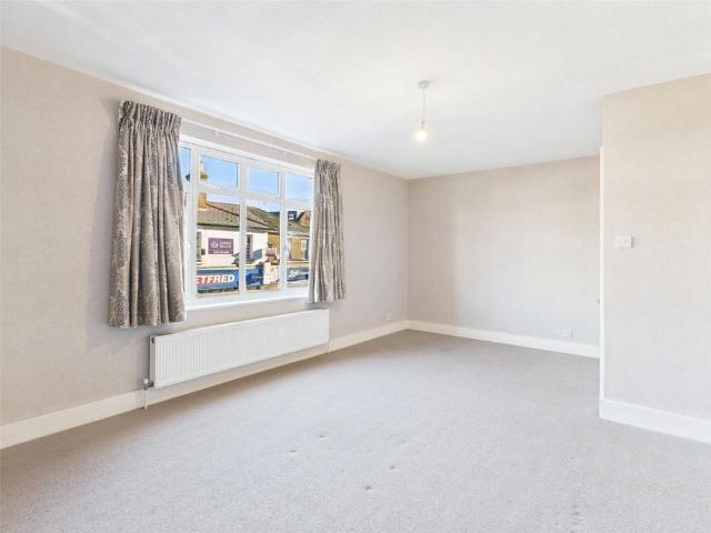 3 bedroom apartment to rent