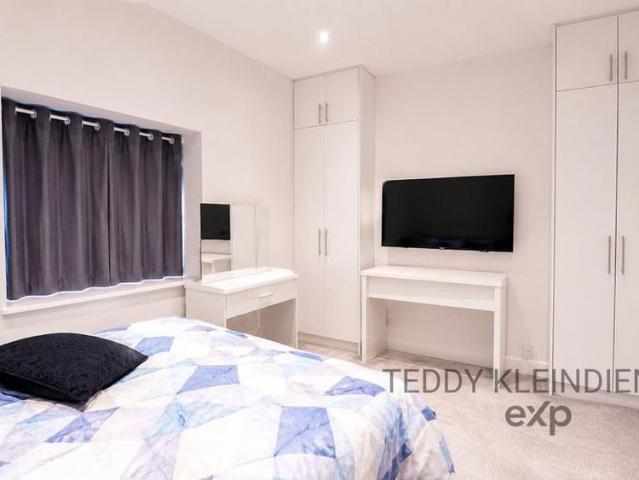 3 bedroom apartment to rent