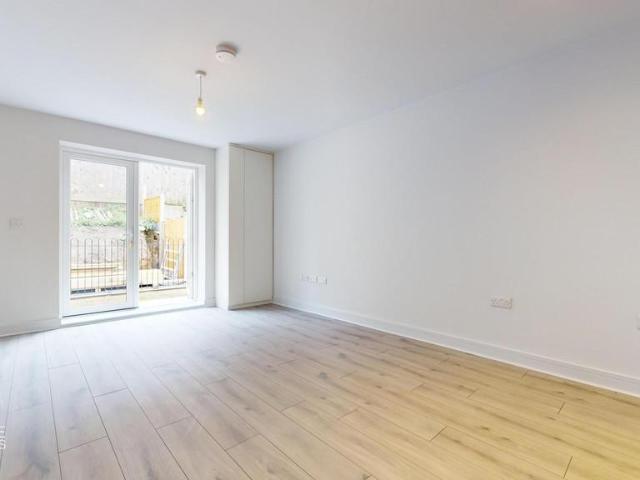 3 bedroom apartment to rent