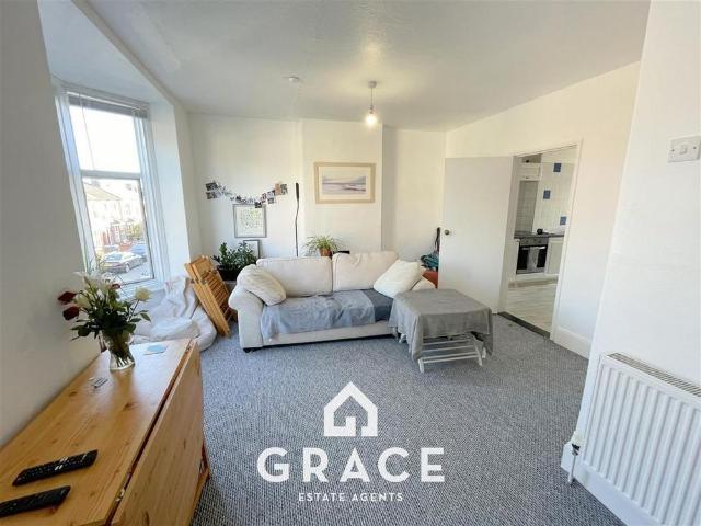 3 bedroom apartment to rent
