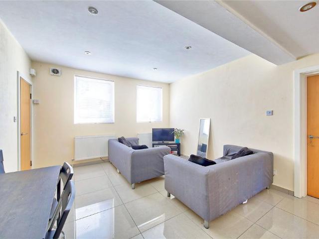 3 bedroom apartment to rent