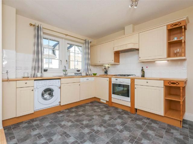 3 bedroom apartment to rent