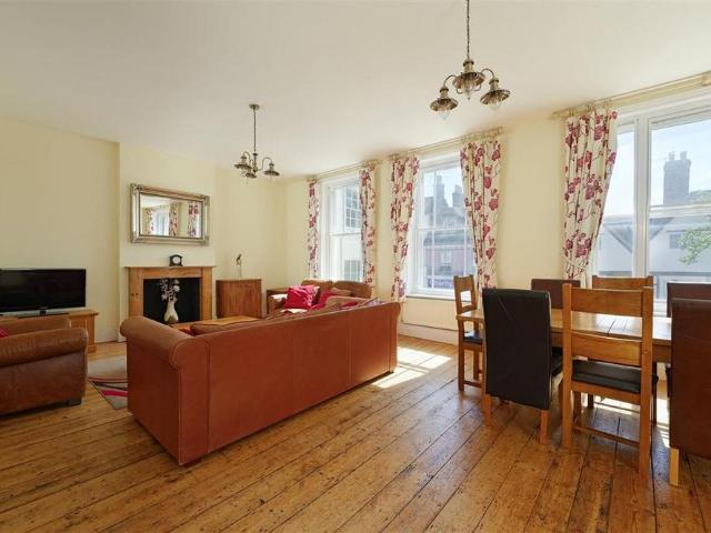 3 bedroom apartment to rent
