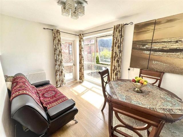 3 bedroom apartment to rent