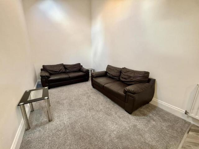 3 bedroom apartment to rent