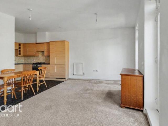 3 bedroom apartment to rent