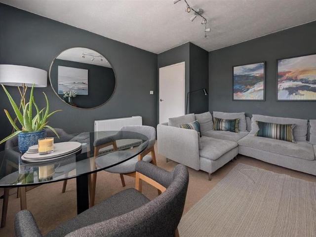 3 bedroom apartment to rent