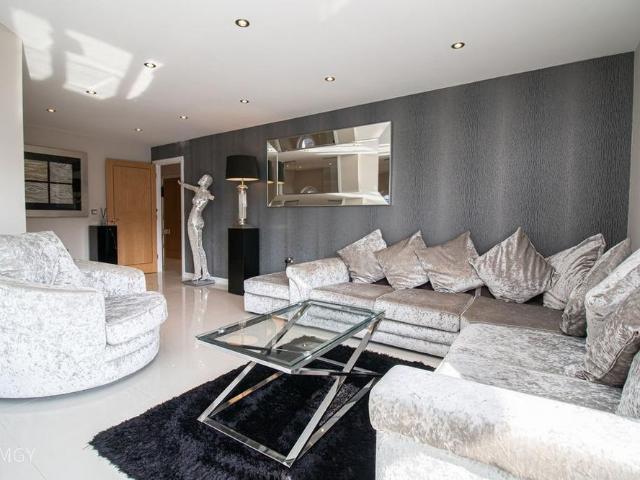 3 bedroom apartment to rent