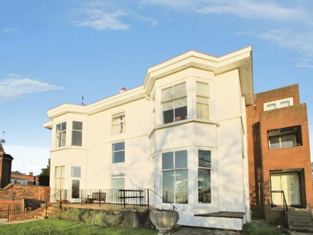 3 bedroom apartment to rent
