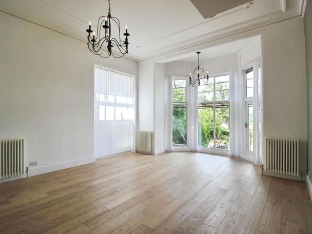 3 bedroom apartment to rent