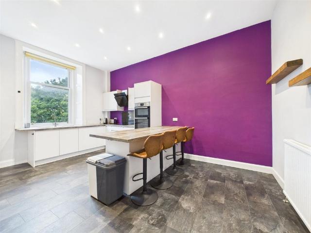 3 bedroom apartment to rent