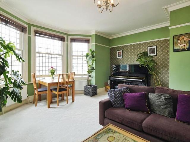 3 bedroom apartment to rent