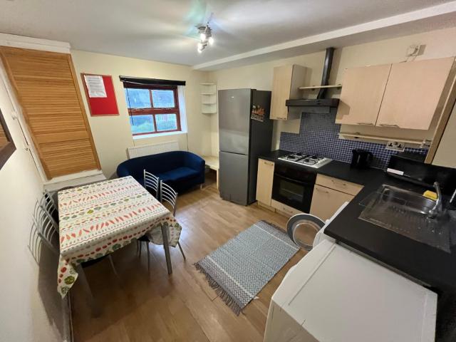 3 bedroom apartment to rent