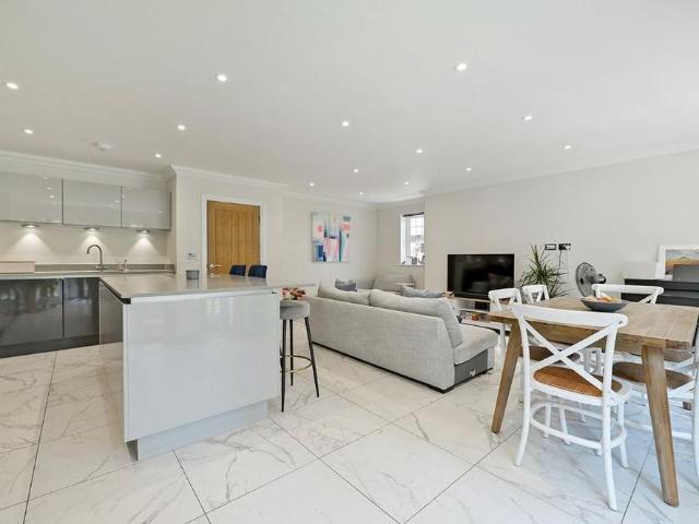 3 bedroom apartment to rent