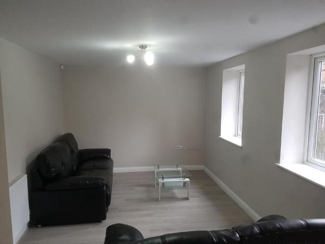 3 bedroom apartment to rent
