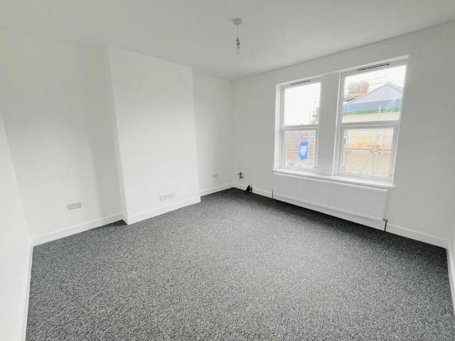3 bedroom apartment to rent