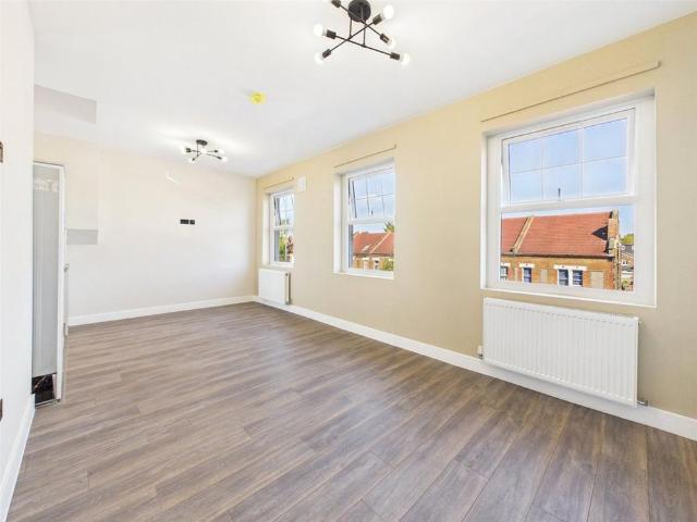 3 bedroom apartment to rent