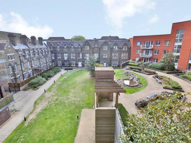 3 bedroom apartment to rent
