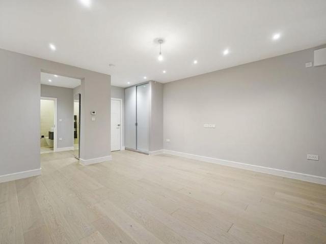 3 bedroom apartment to rent