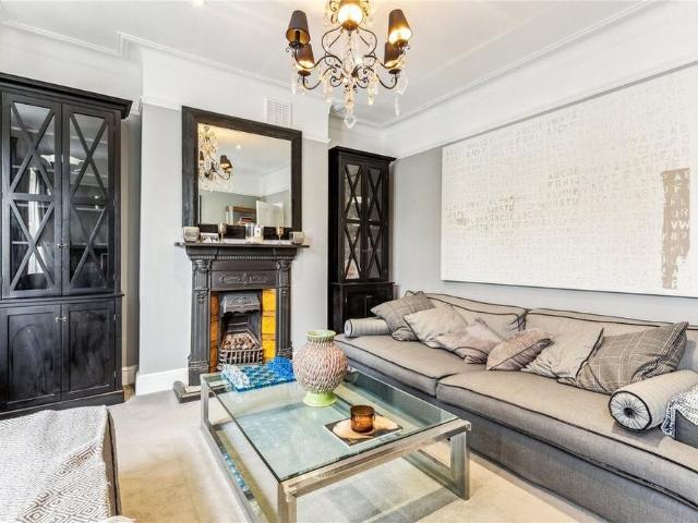 3 bedroom apartment to rent