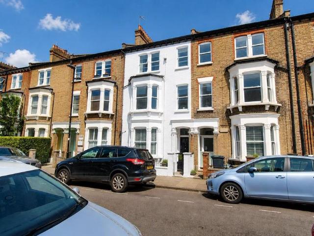 3 bedroom apartment to rent