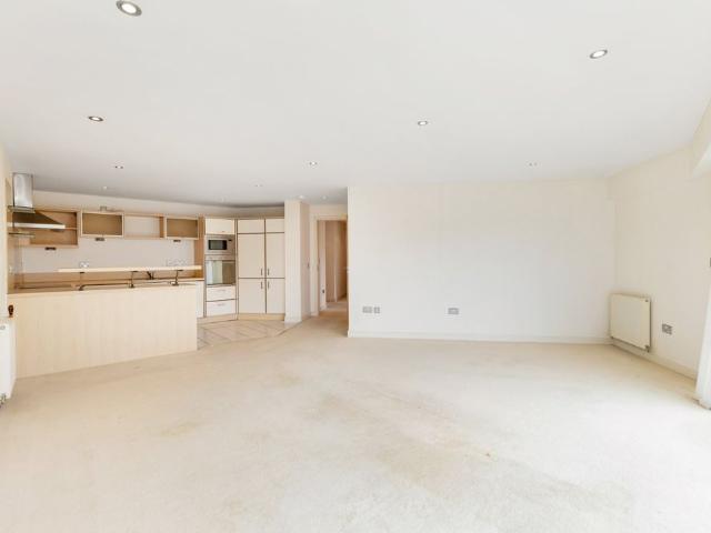 3 bedroom apartment to rent