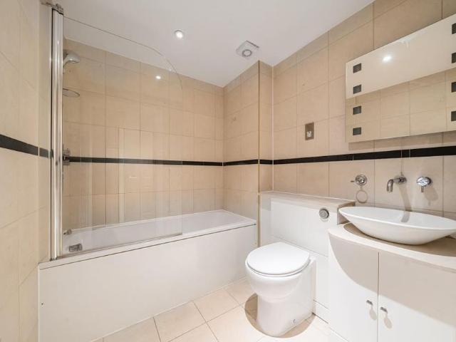3 bedroom flat to rent