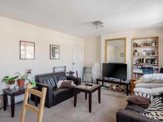 3 bedroom apartment to rent