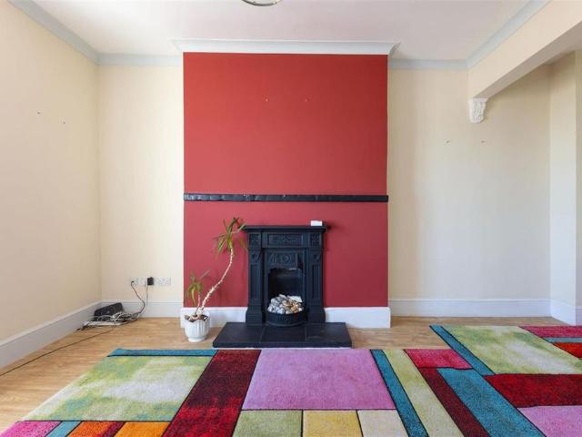 3 bedroom apartment to rent