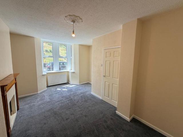 3 bedroom apartment to rent