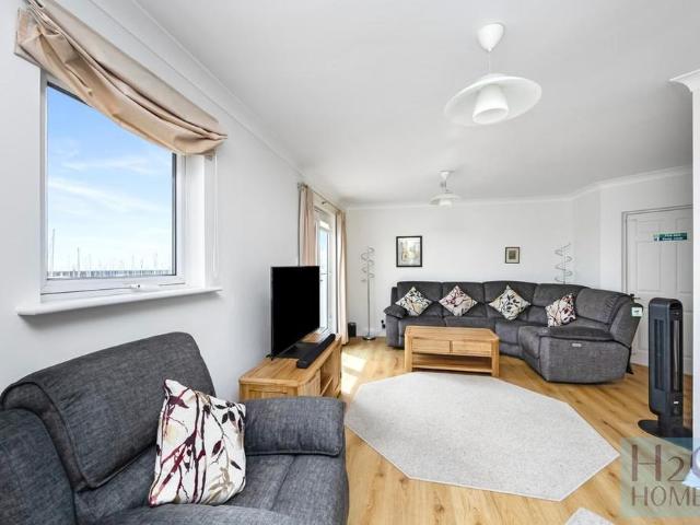 3 bedroom apartment to rent