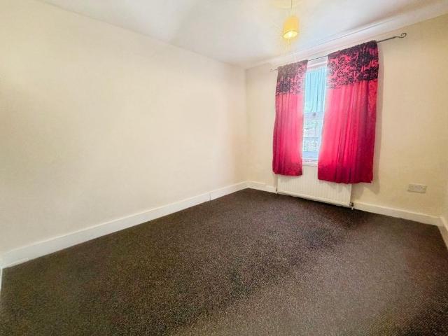 3 bedroom apartment to rent