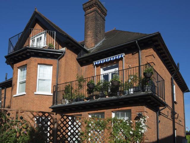 3 bedroom apartment to rent
