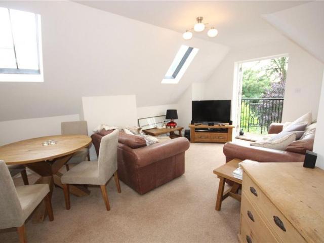 3 bedroom apartment to rent
