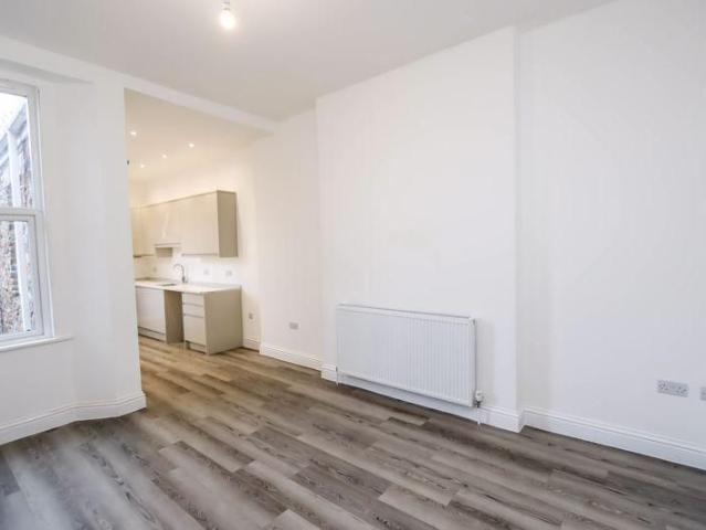 3 bedroom apartment to rent