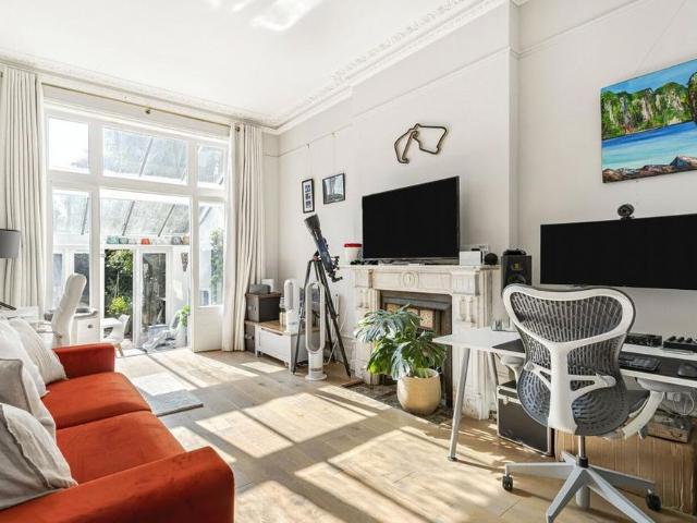 3 bedroom apartment to rent